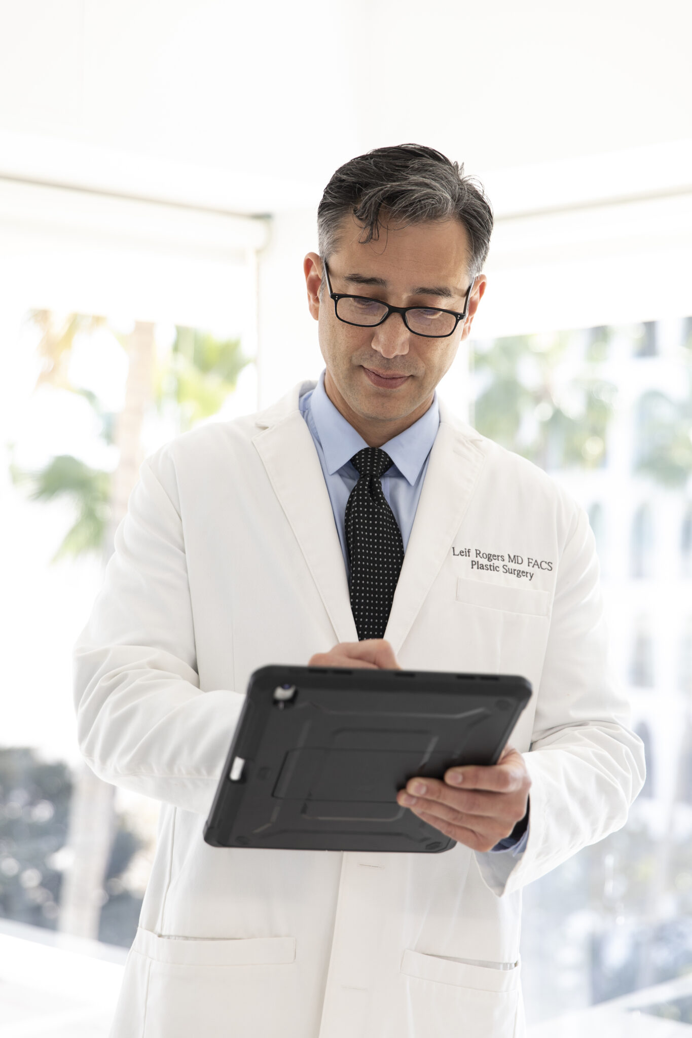 Dr. Leif Rogers: Redefining Reconstructive and Aesthetic Medicine ...